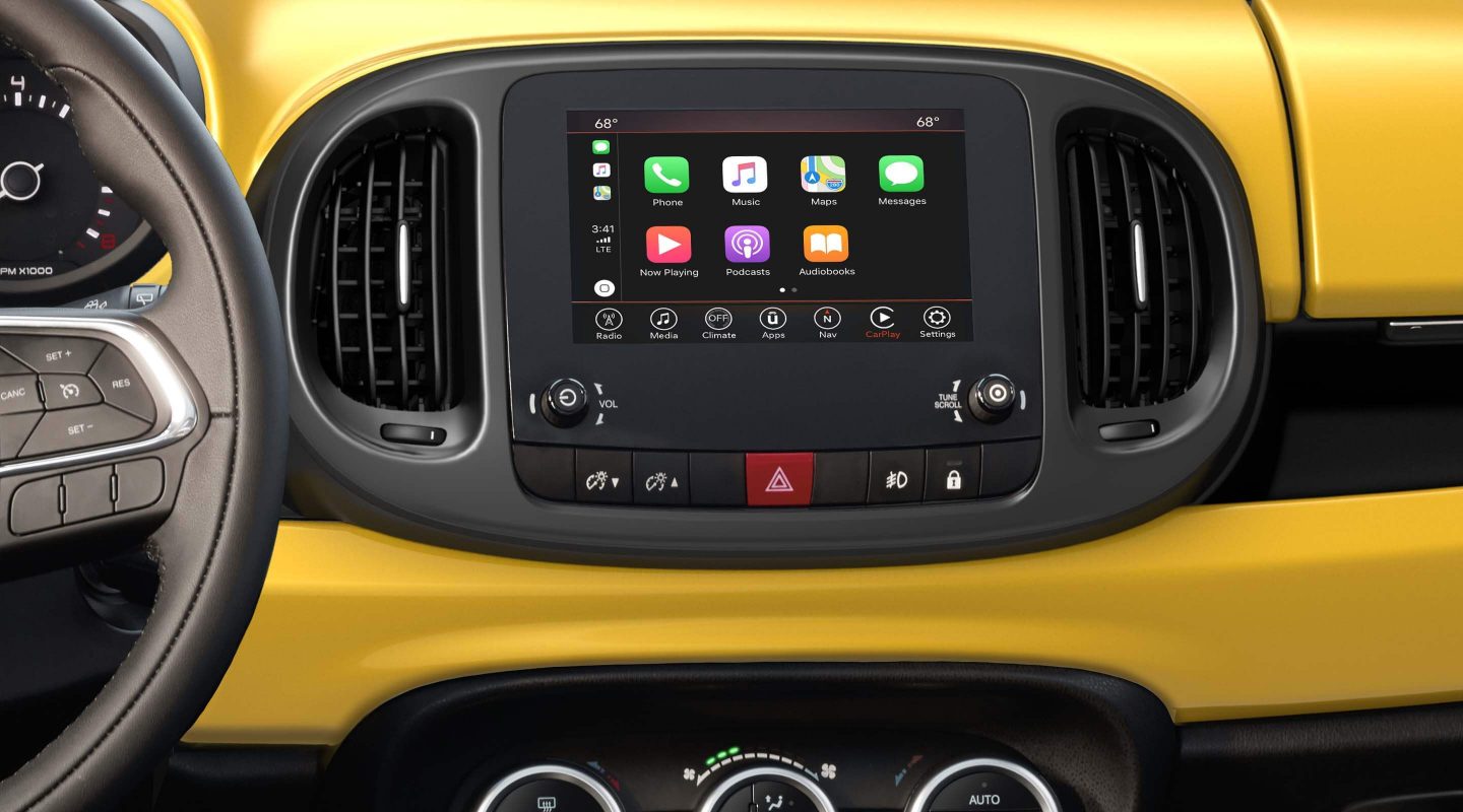 Interior Trekking Fiat 500l FIAT 500L TREKKING: THE 500 GETS TOUGH